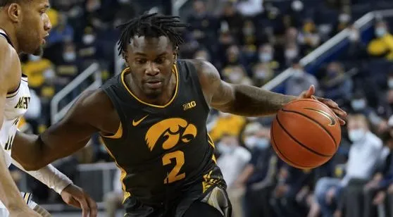 Iowa Hawkeyes vs. Illinois Fighting Illini Picks, Odds